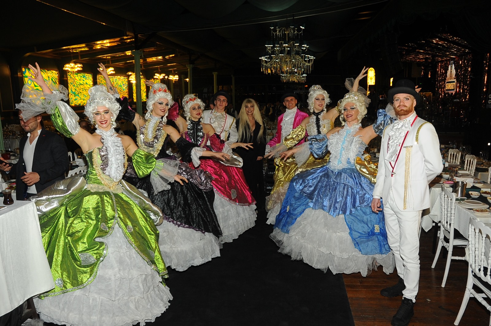 Dünyaca Ünlü Mekân Sunset Palazzo, İzmir’de Kapılarını Açıyor - 50fifty ...